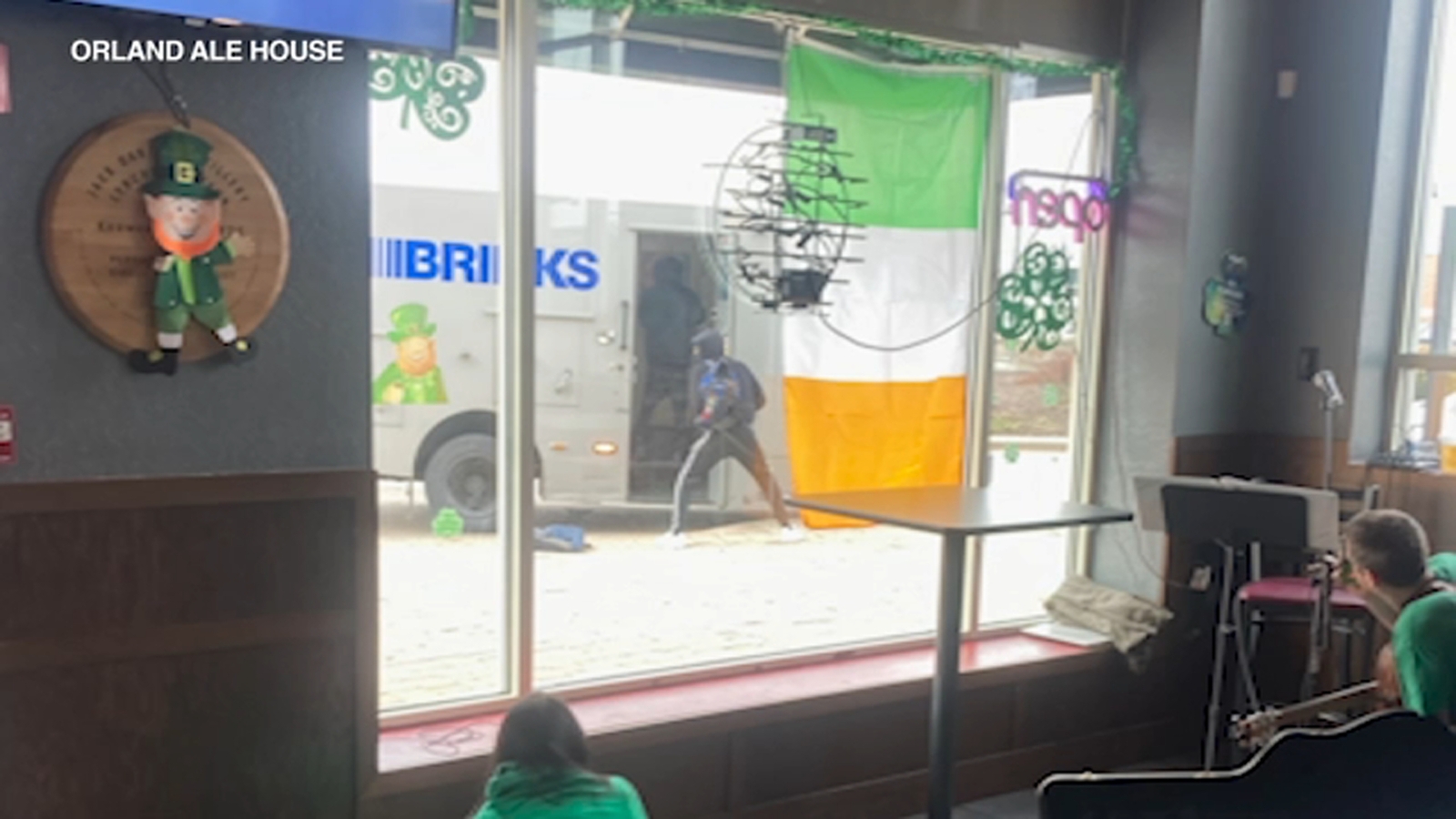 Orland Park robbery: Armored truck driver robbed as customers at Orland ...