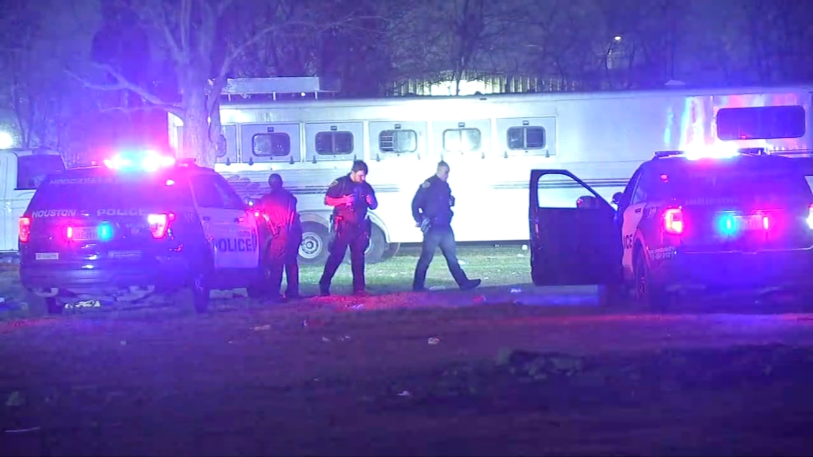 2 men shot during unaffiliated rodeo horse contest at Rancho El Dorado ...