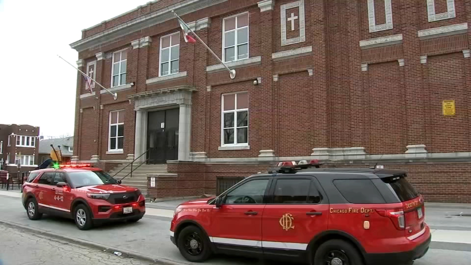 Chicago fire: 3 Fairfield Elementary School students taken to hospital ...