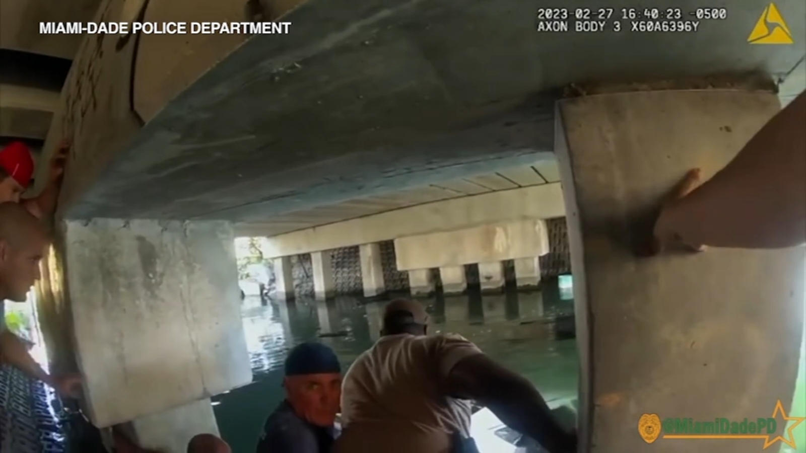 Bodycam captures rescue of 3-year-old boy trapped in submerged car in ...