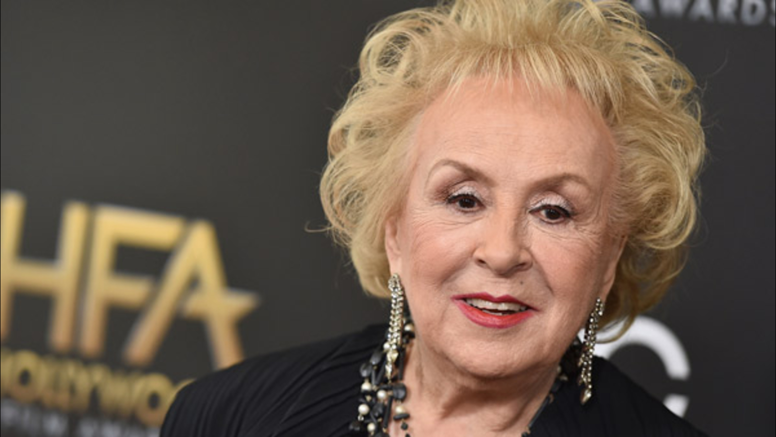 'Everybody Loves Raymond' actress Doris Roberts dies at age 90 - 6abc ...