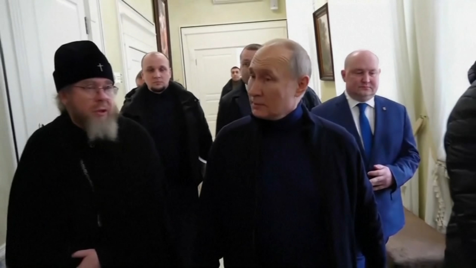 Putin in Mariupol: Russian President Vladimir Putin visits Mariupol ...