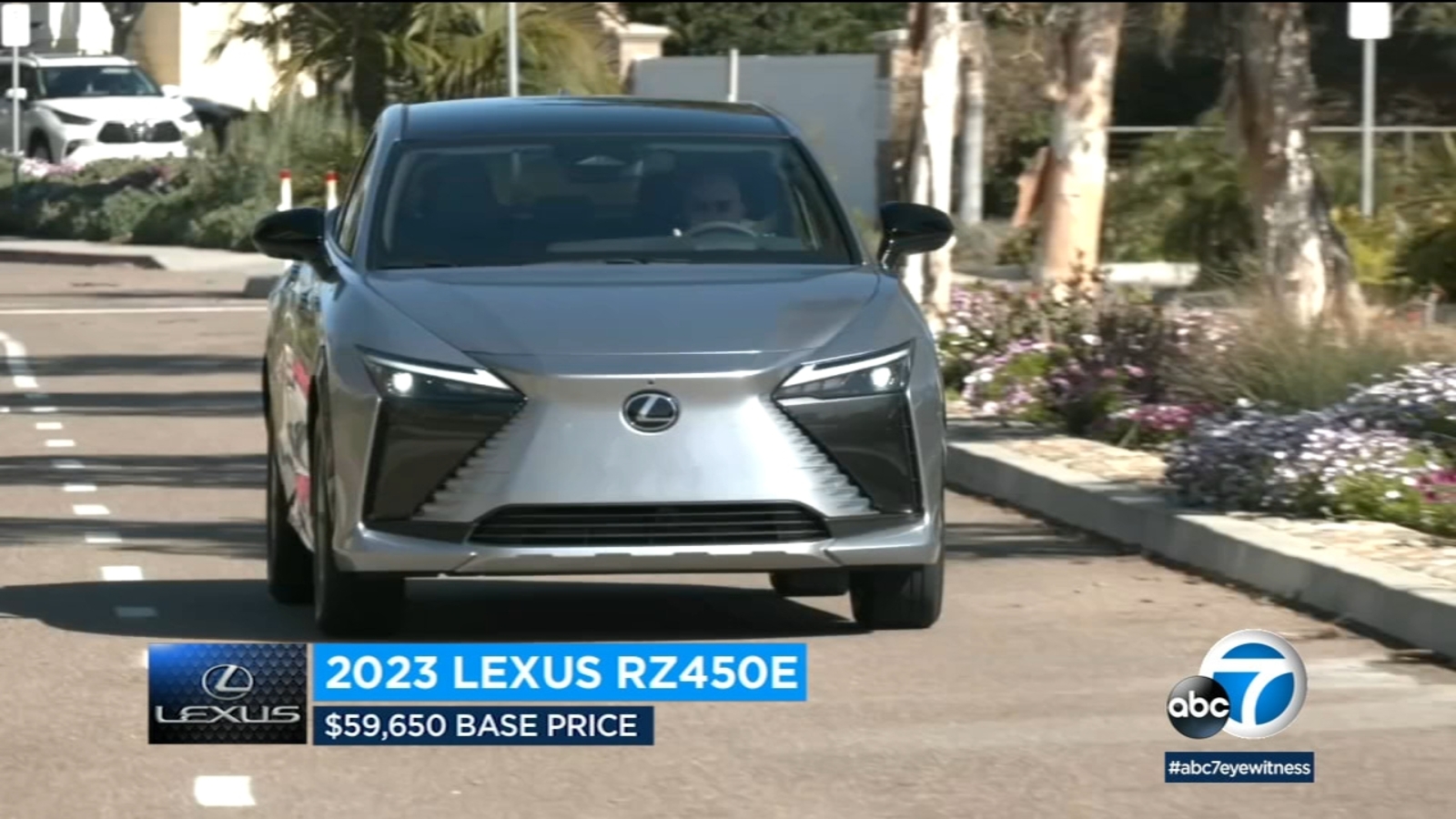 Lexus introduces its first all-electric model, the RZ 450e crossover ...