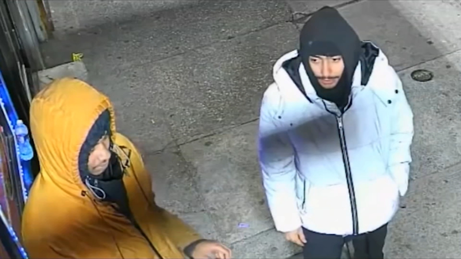 Philadelphia police search for two suspects who assaulted, robbed man ...