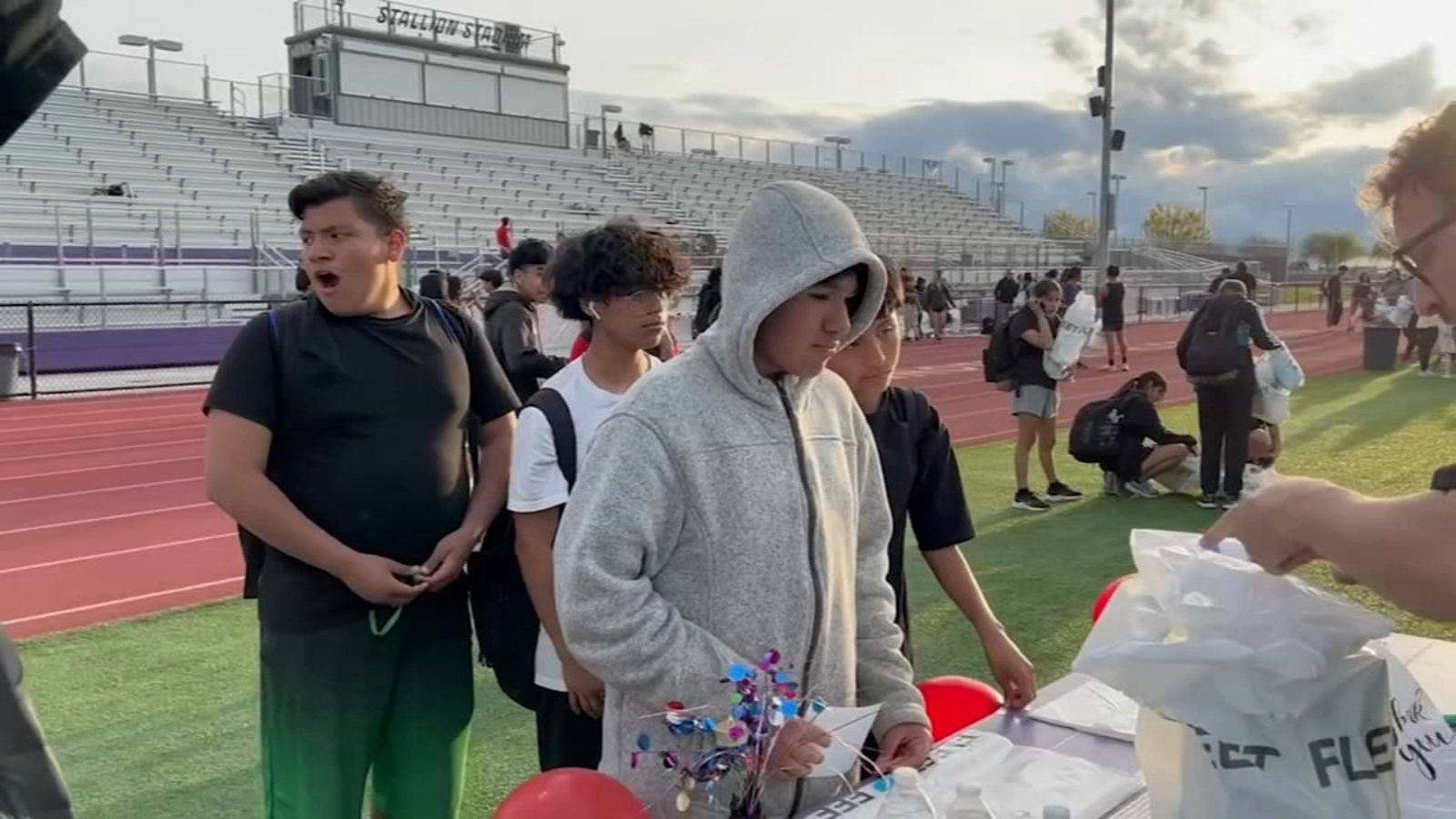 Project Run Madera gifts hundreds of shoes to young athletes - ABC30 Fresno