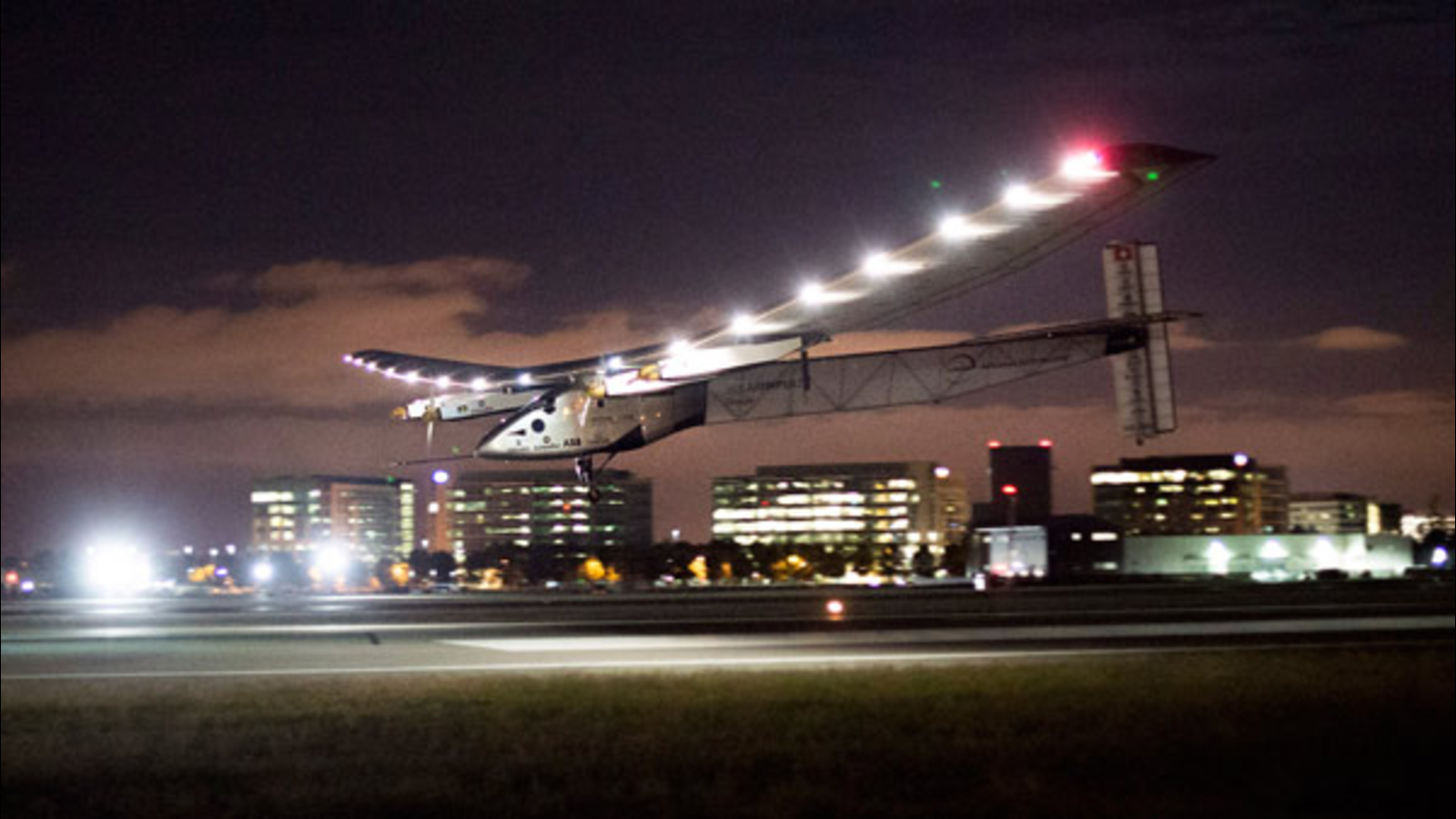 Solar-powered plane completes journey across Pacific Ocean - 6abc ...