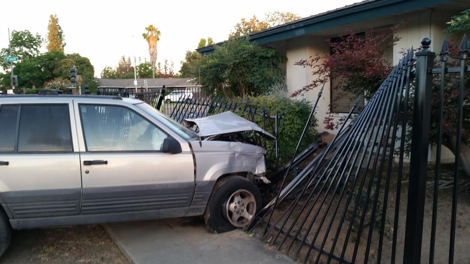 Northwest Fresno Crash Sends 2 People To Hospitals Abc30 Fresno