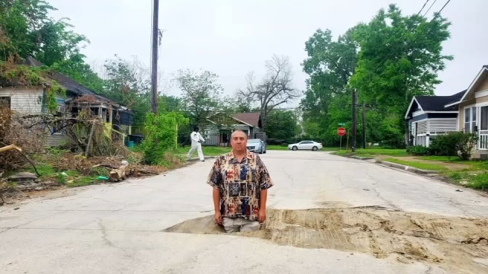 Houston man Ed Pettitt posts photo of himself almost waist-deep in hole ...