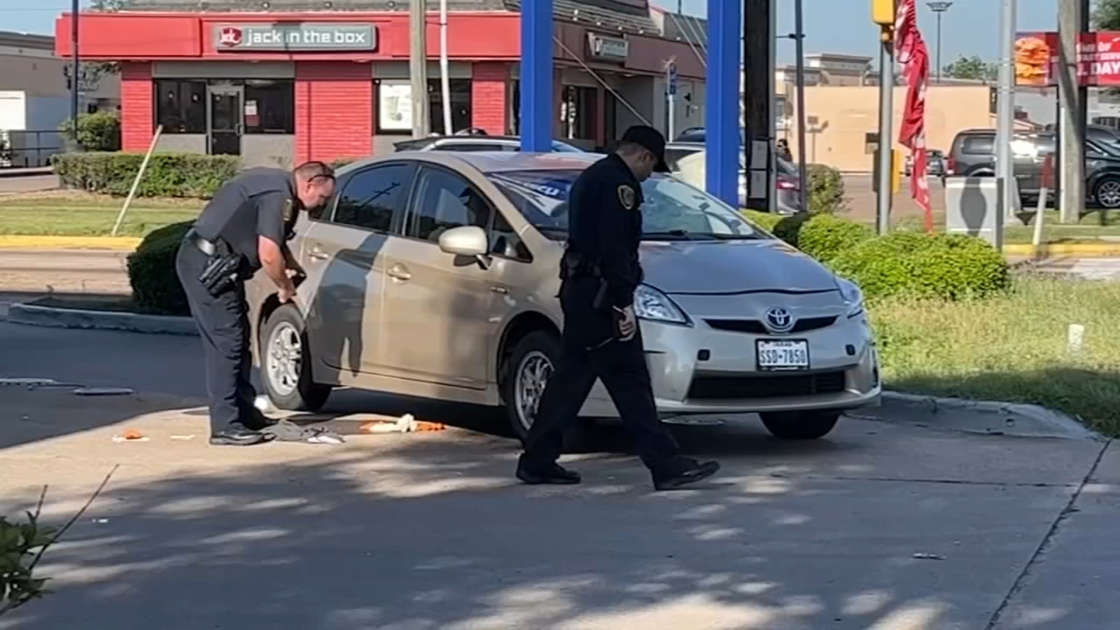 Welch Middle School: 14-year-old bystander shot on South Gessner when ...