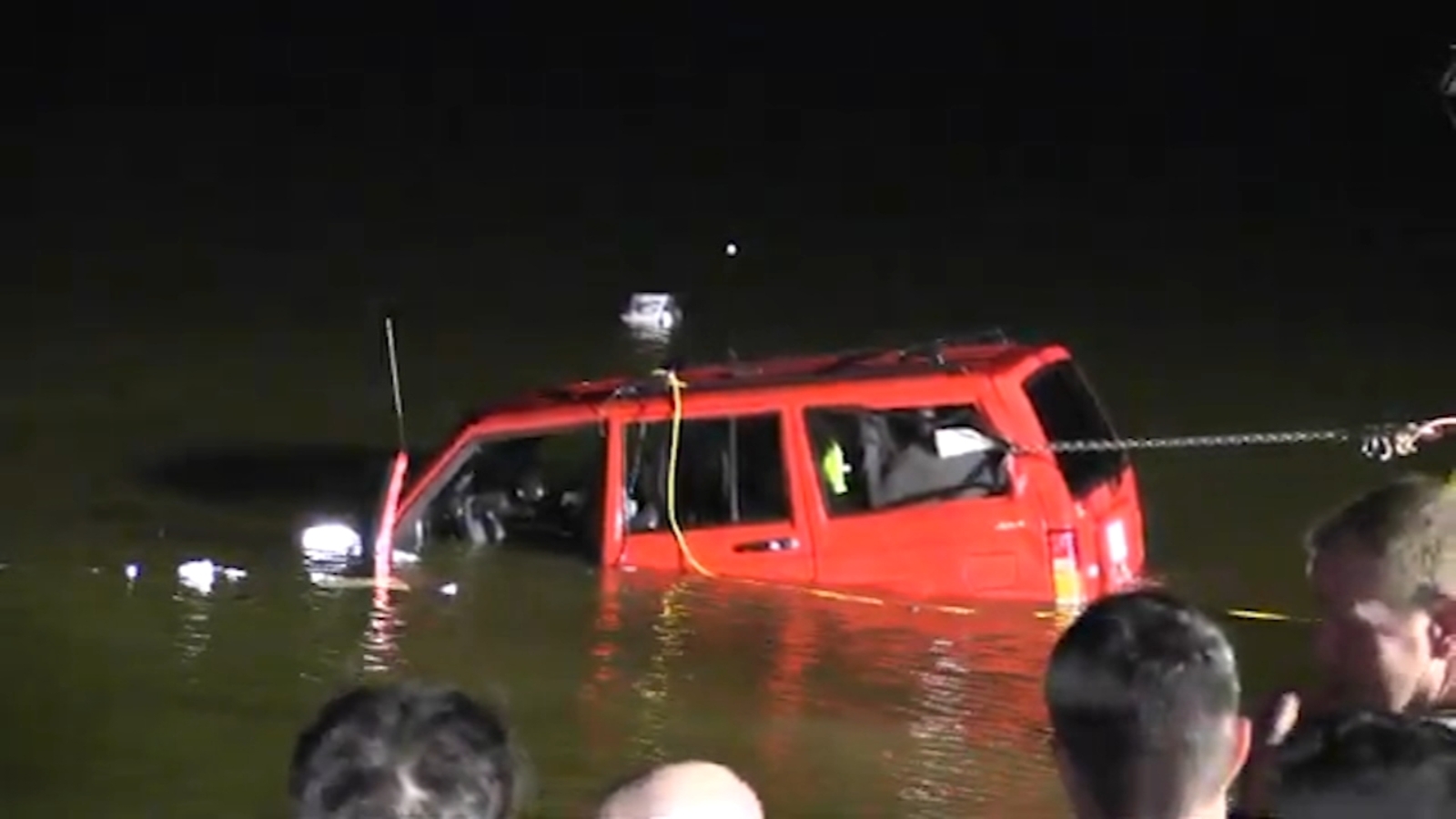 Oak Forest Police Good Samaritan Rescues Driver From Vehicle Submerged