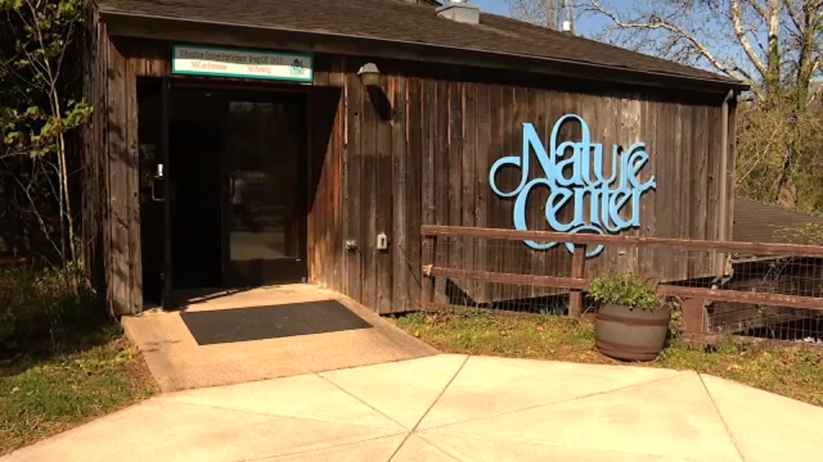 WNC Nature Center | Wild black bear blamed for deaths of 2 white-tailed ...