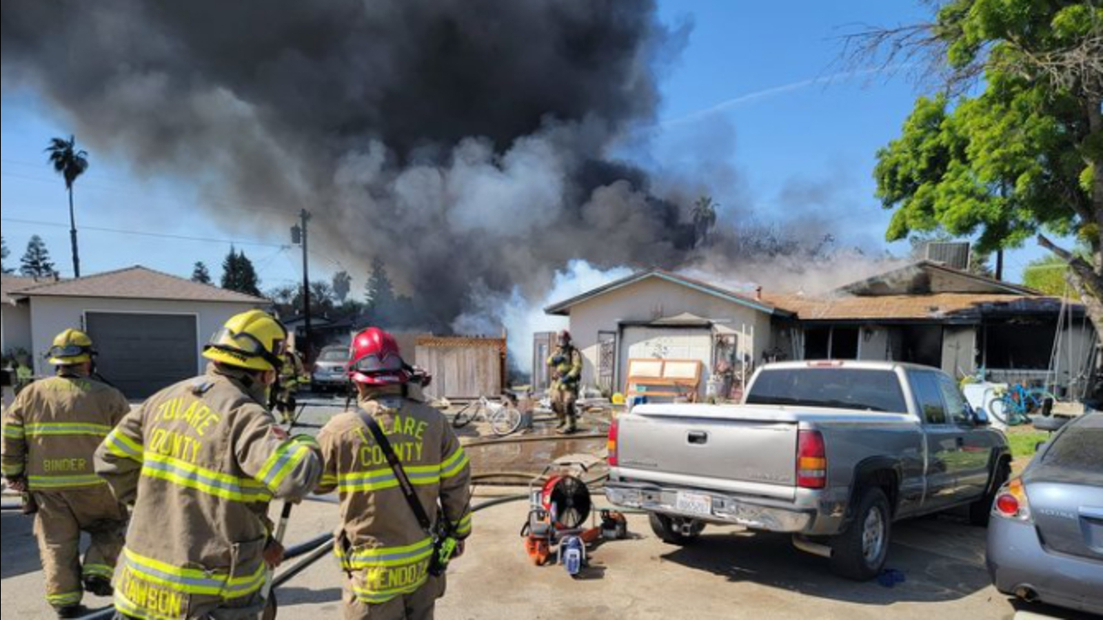 Fire crews battling house fire in Visalia, public asked to avoid area - ABC30 Fresno