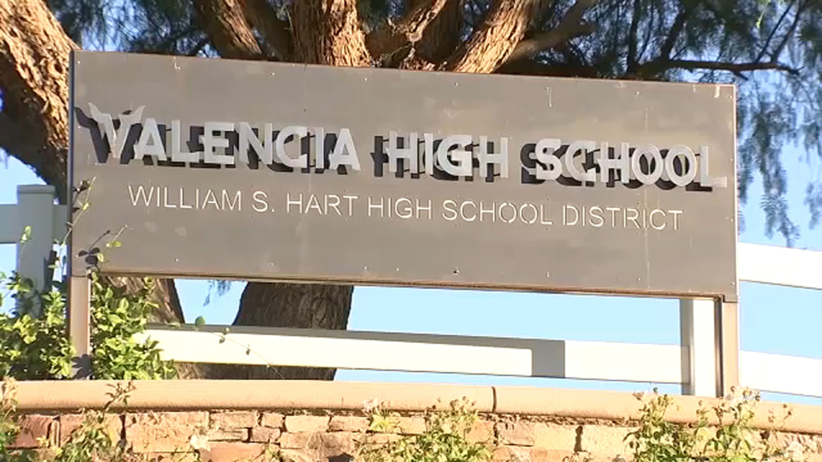 Valencia school fight: Student stabbed with pencil during fight with ...