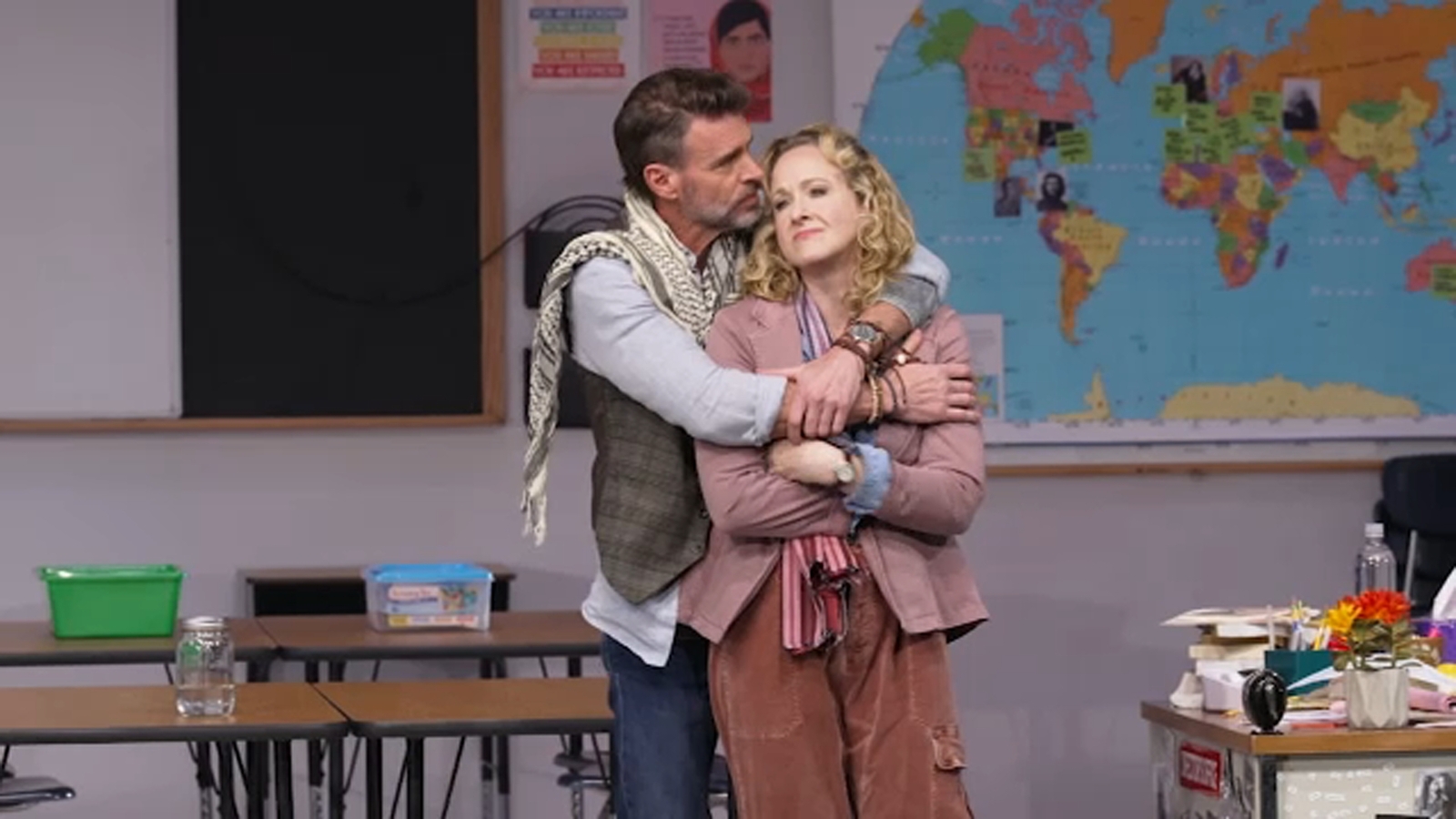 TV actor Scott Foley takes on Broadway, playing a TV actor in 'The ...