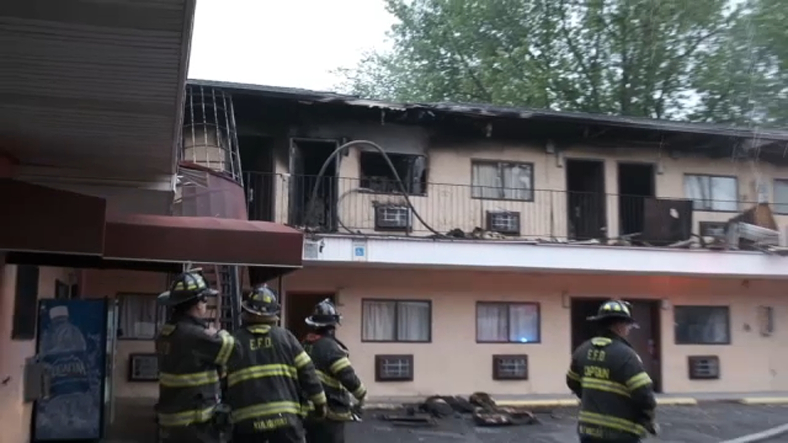 Elizabeth hotel fire: Flames break out at Knights Inn motel in New ...