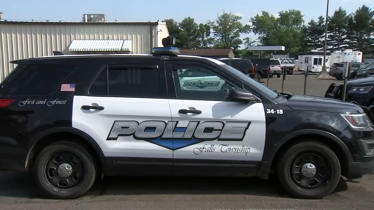 Polcie still looking for suspects in armed jewelry heist - 6abc ...