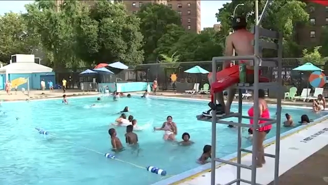 Long Beach lifeguards rescue five teens caught in rip current - ABC7 ...