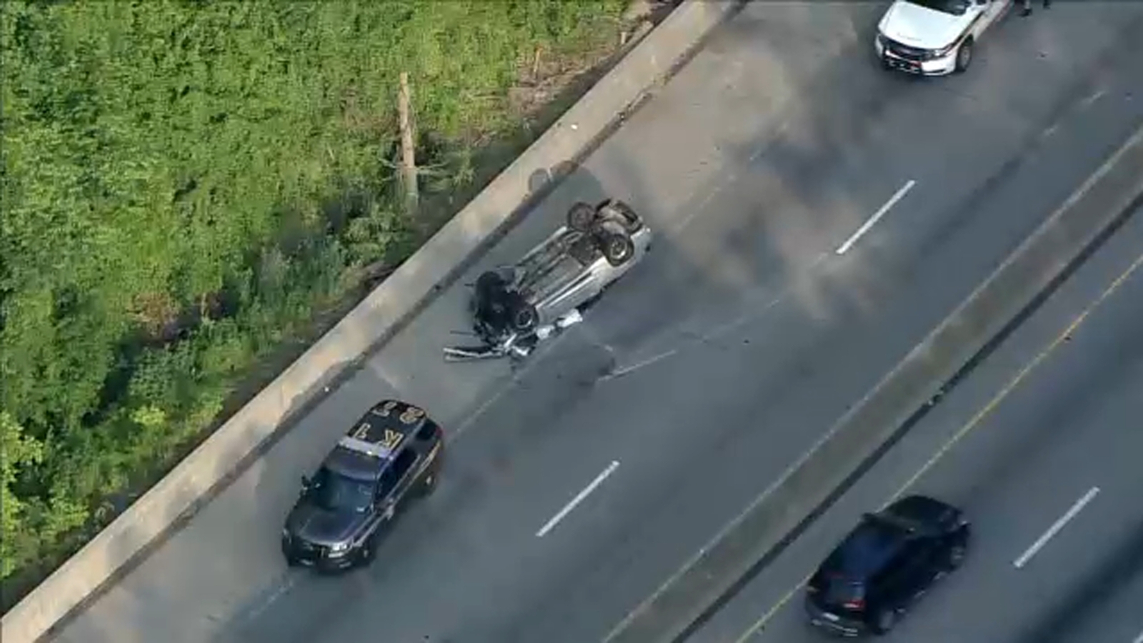Philadelphia Traffic: Overturned vehicle shuts down lanes of Schuylkill Expressway near ...