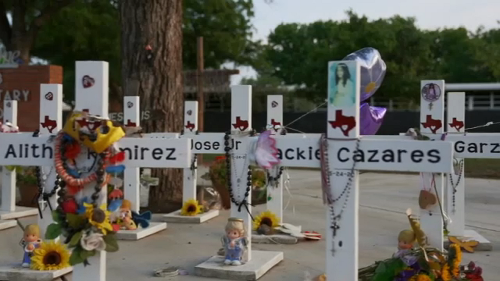 Remember Uvalde: How Houston and Texas honoring 19 students and 2 ...