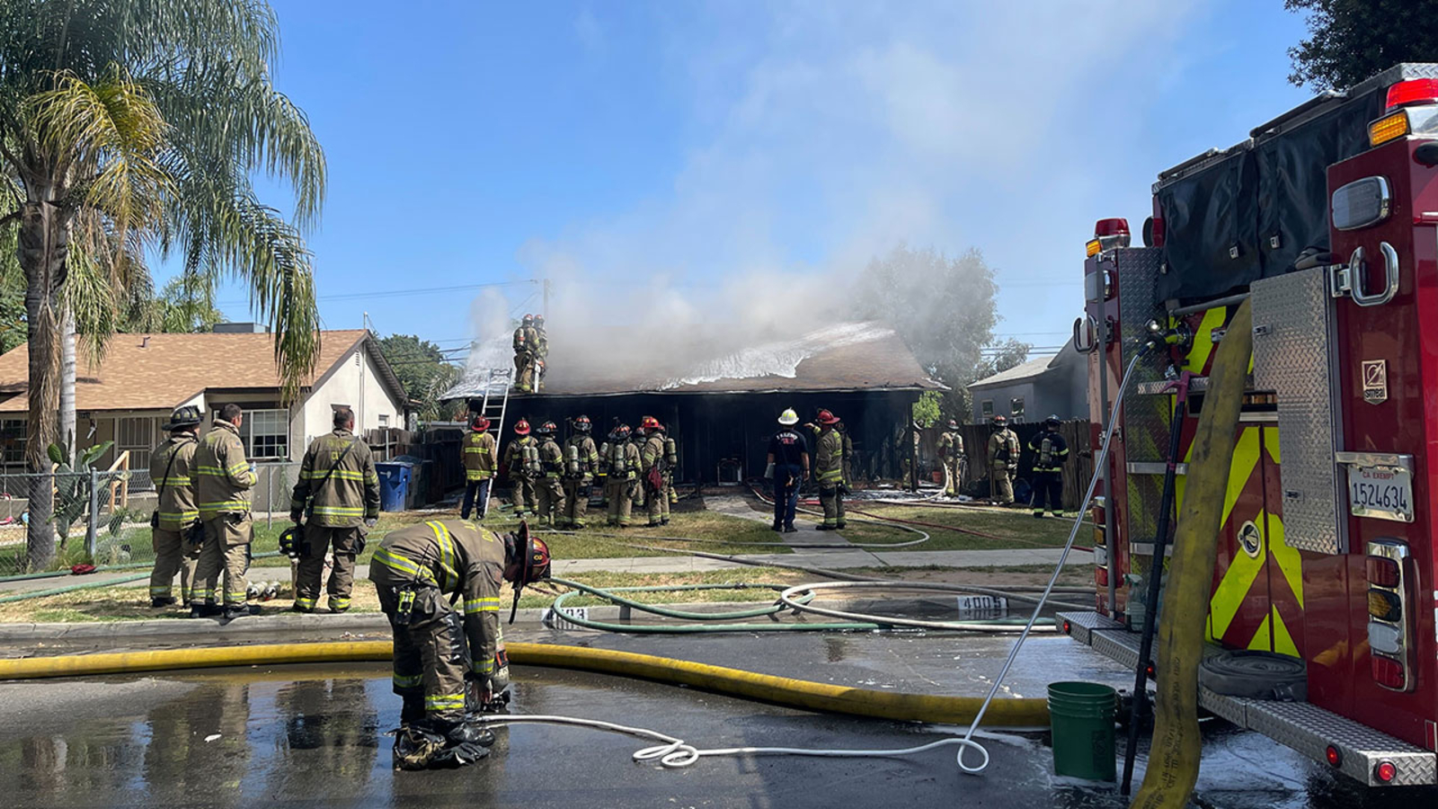 4 people displaced, 1 hospitalized following Central Fresno house fire - ABC30 Fresno