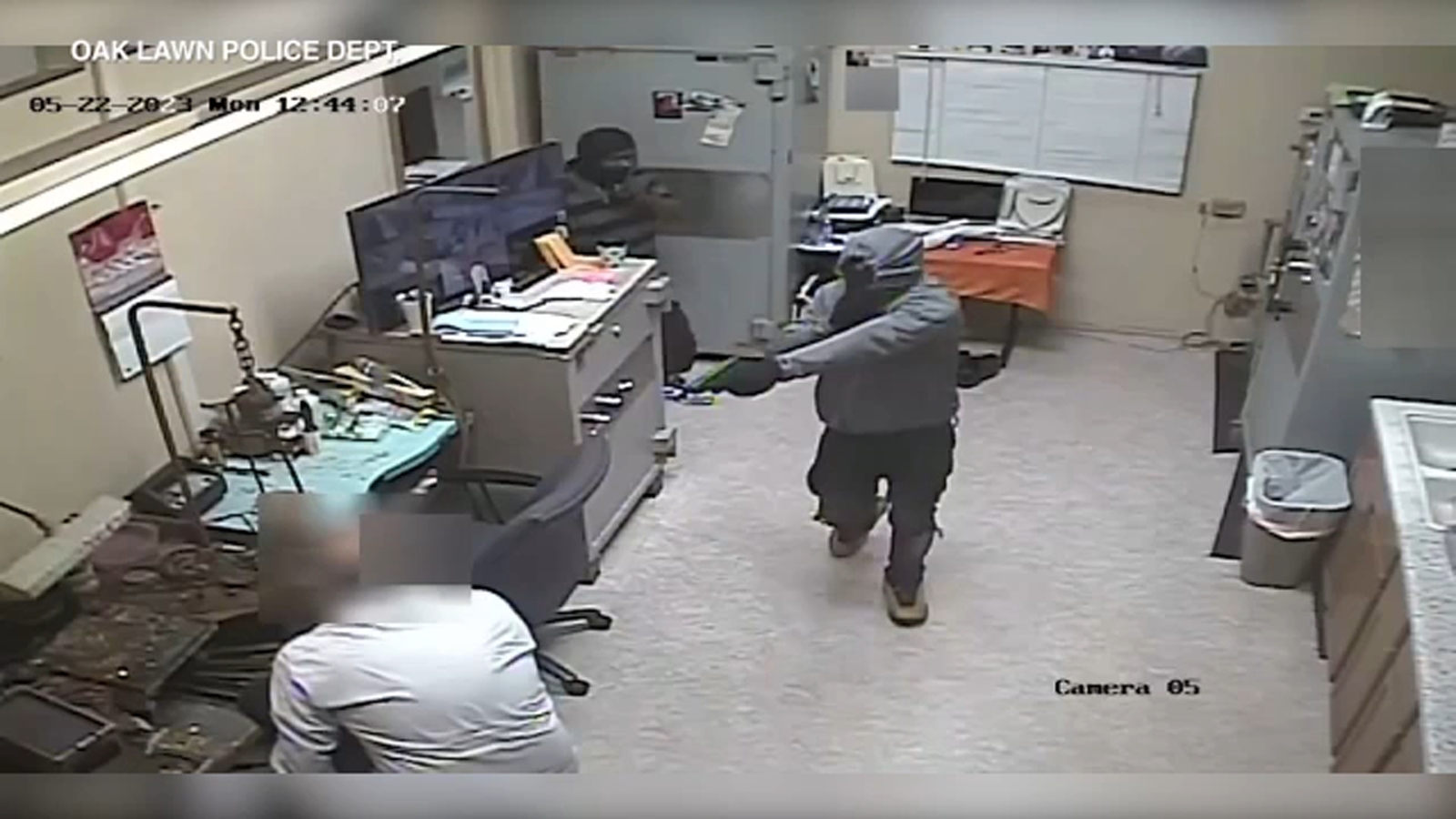 Video released of Ramallah Jewelry store robbery in which 3 men cut ...