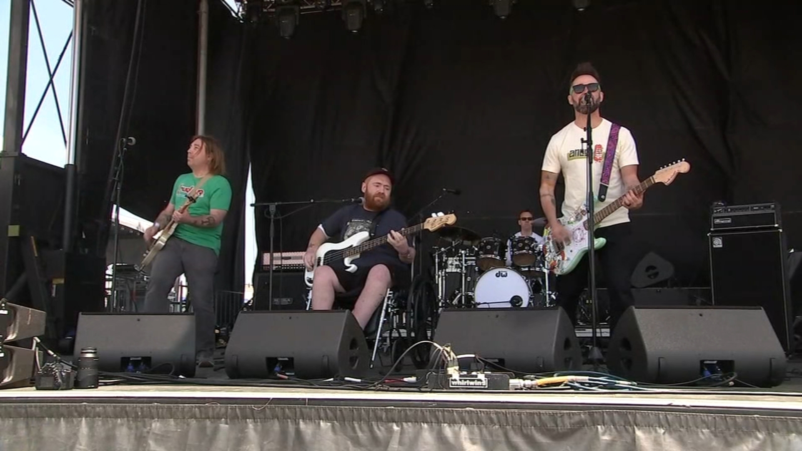 Injured Philadelphia firefighter Randy Ballinger, band Jersey Calling ...