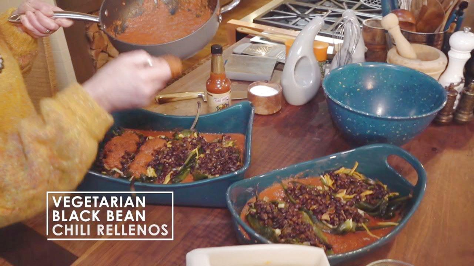 Chef Ronnie Woo Is Making His Mom's Beef and Rice Bowls! - ABC7 New York