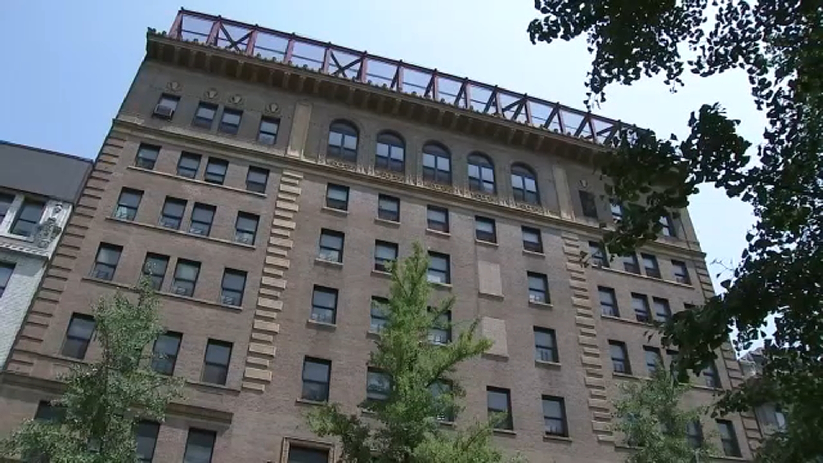 Former jail in Harlem to be repurposed for asylum seekers; houses of ...