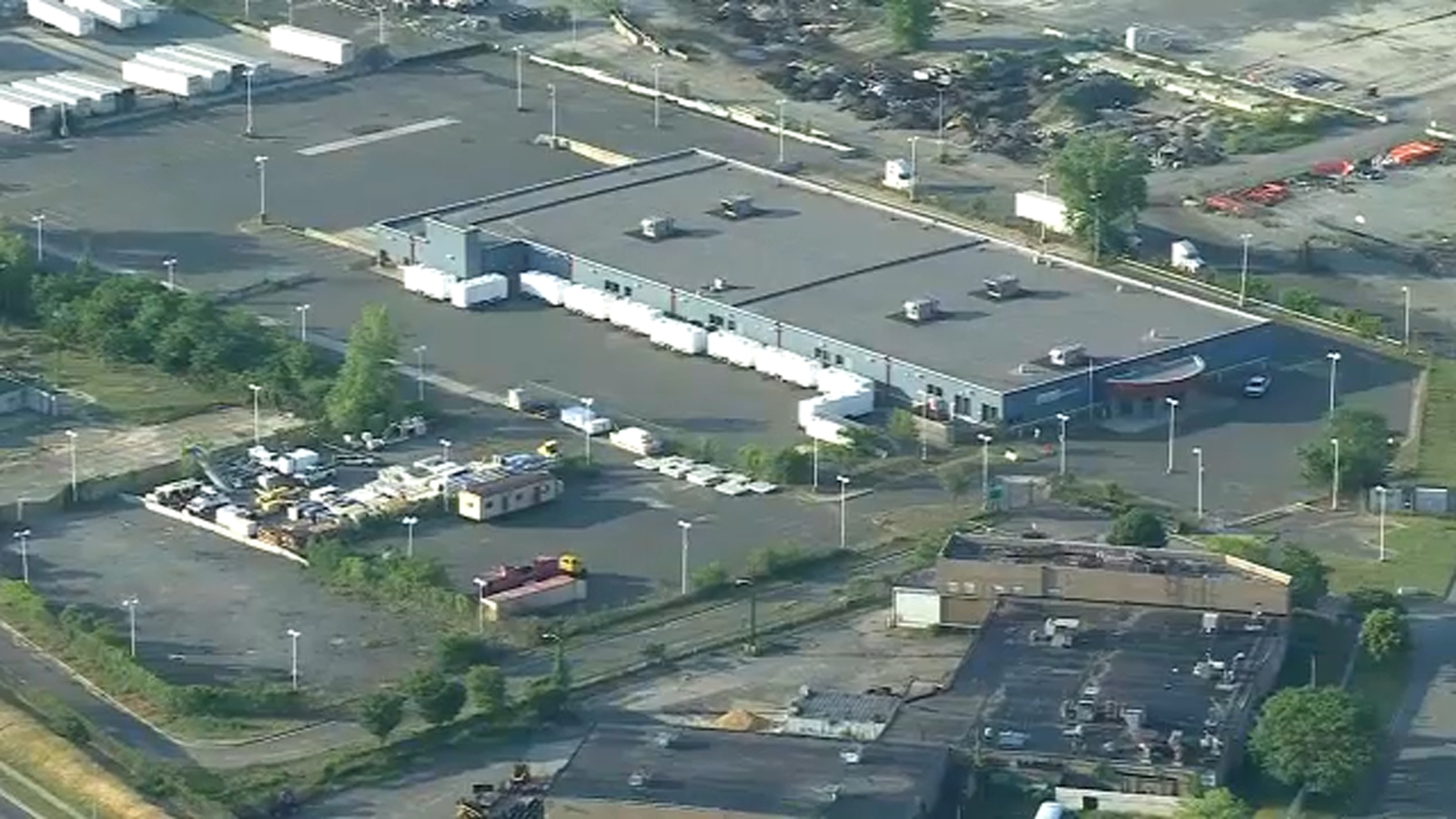NYC migrant crisis: Hangar at JFK Airport being readied to house asylum ...