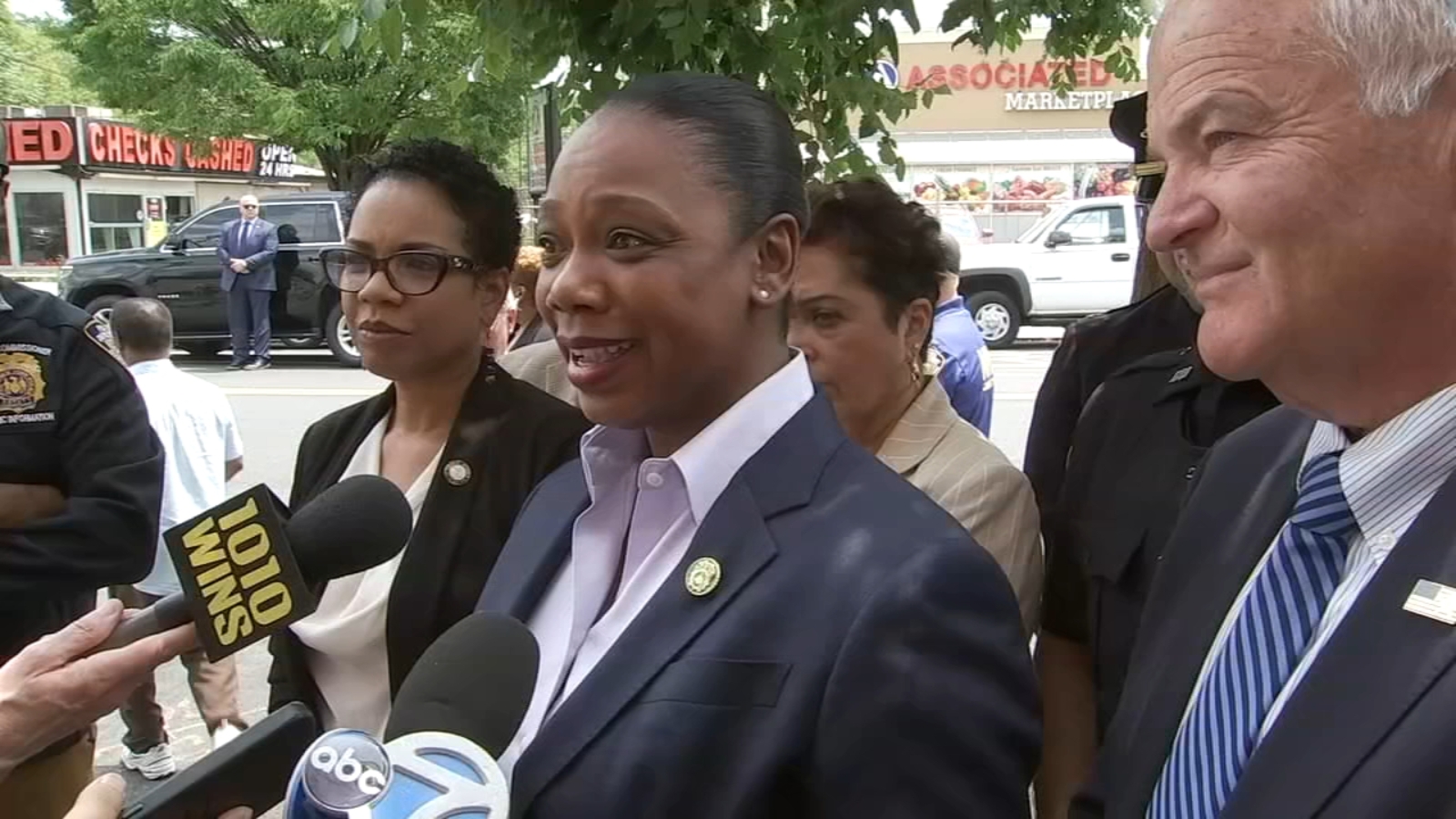 NYPD Commissioner Keechant Sewell tours crime-ravaged Stapleton, Staten ...