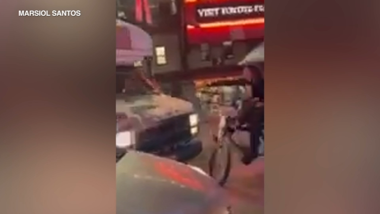 Chicago pedicab driver run over by bus outside Wrigley Field early ...