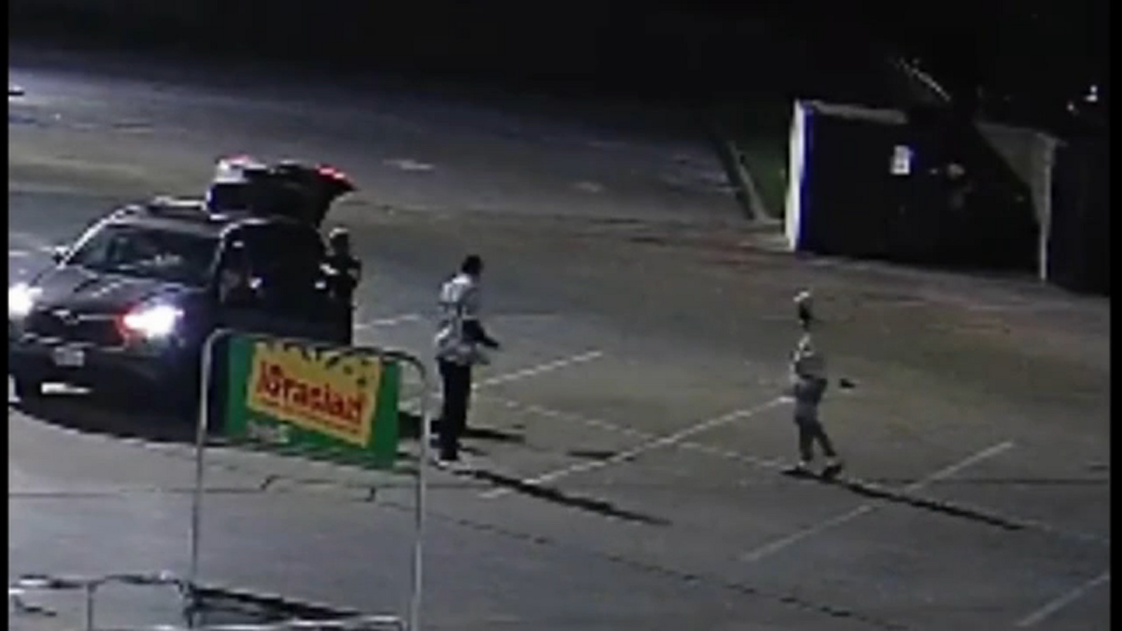 Carjacking suspects ask man changing flat tire for $1 before holding him at gunpoint and taking ...