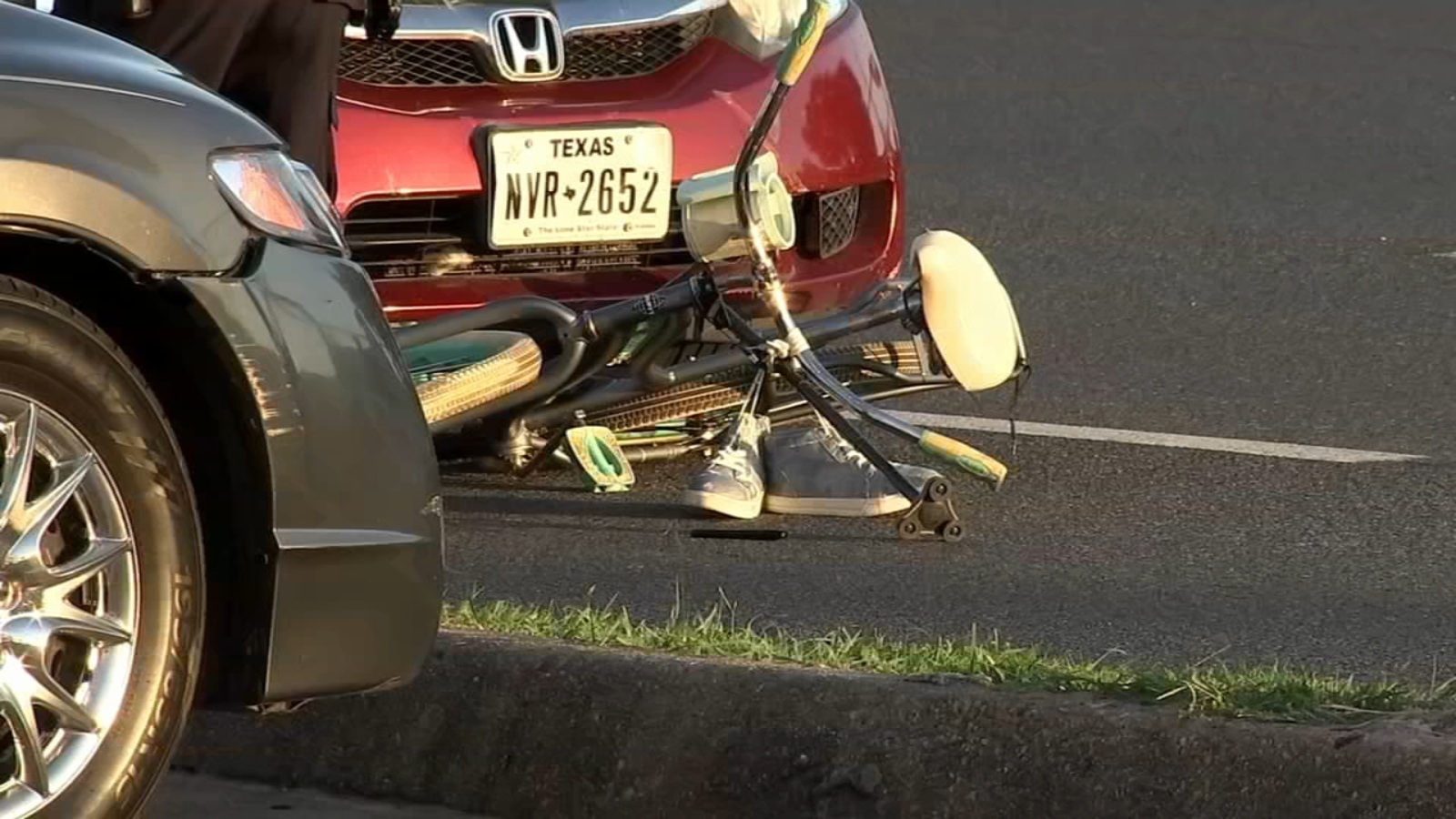 Woodland Heights chase: Bicyclist hit, killed near heavy police ...