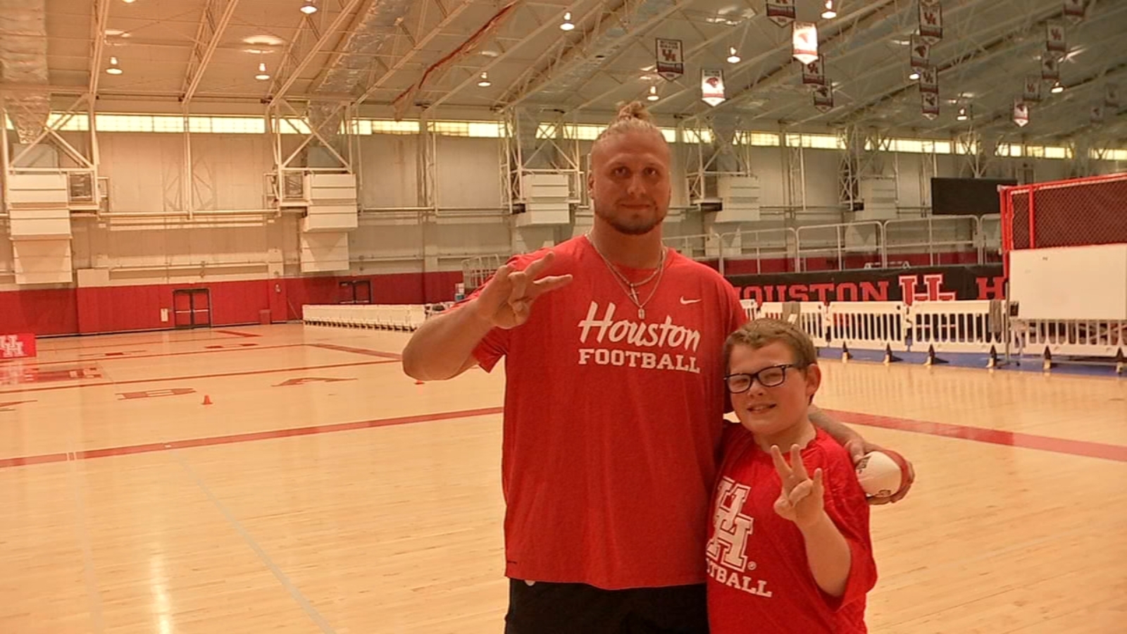 Houston Cougars football player Jack Freeman comforts bullied fifth ...