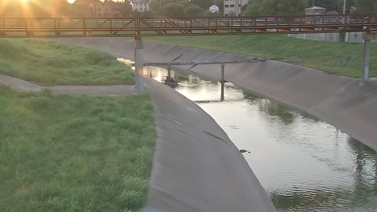 Houston crime: Police investigating 2 bodies found about 10 miles apart ...