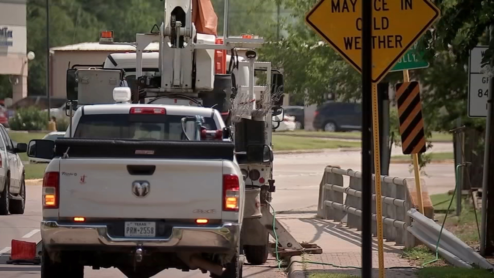 Houston severe storm damage: CenterPoint Energy says power may likely ...