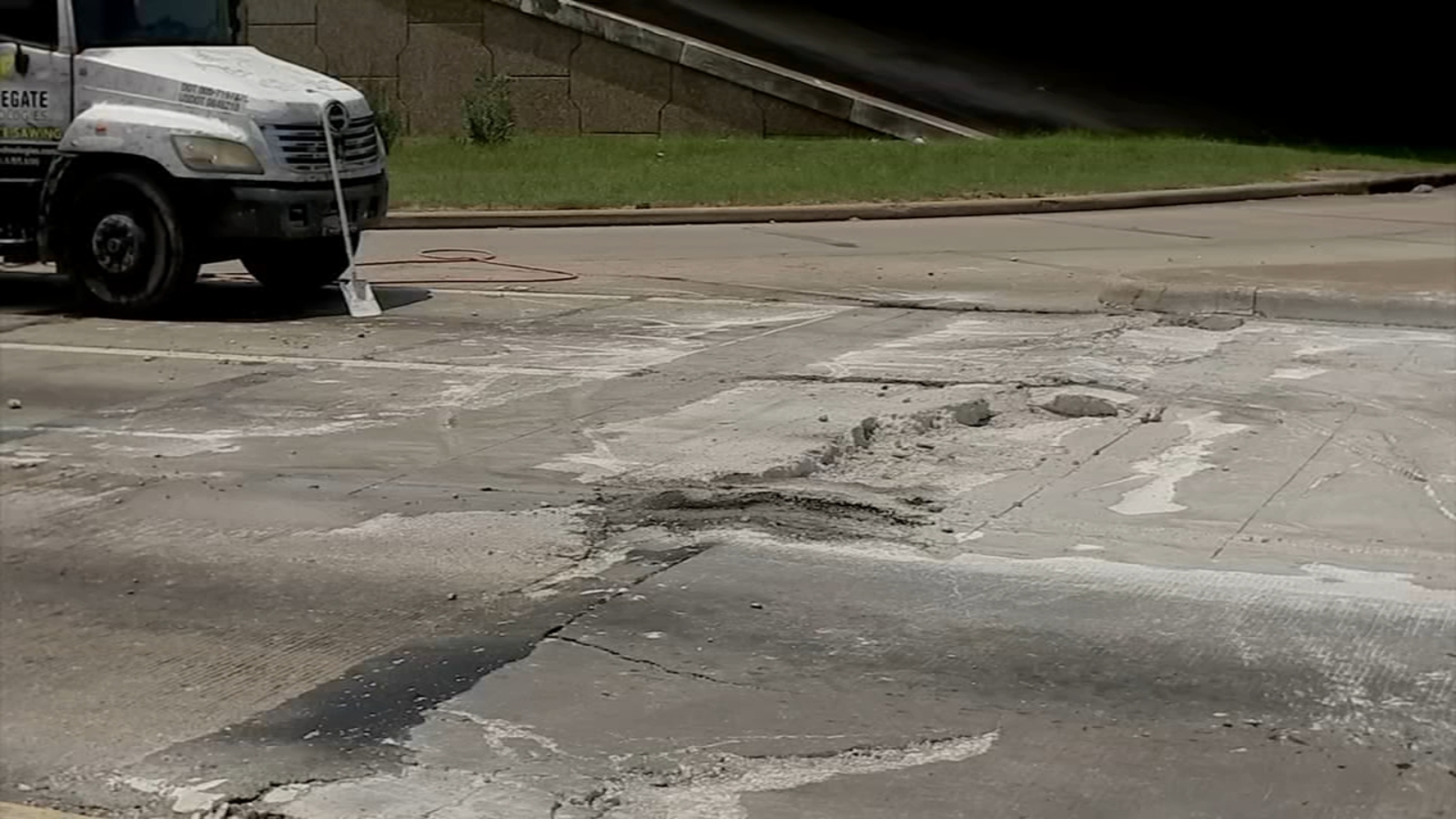 Houston heat wave: Closures continue as more roadways are damaged due ...