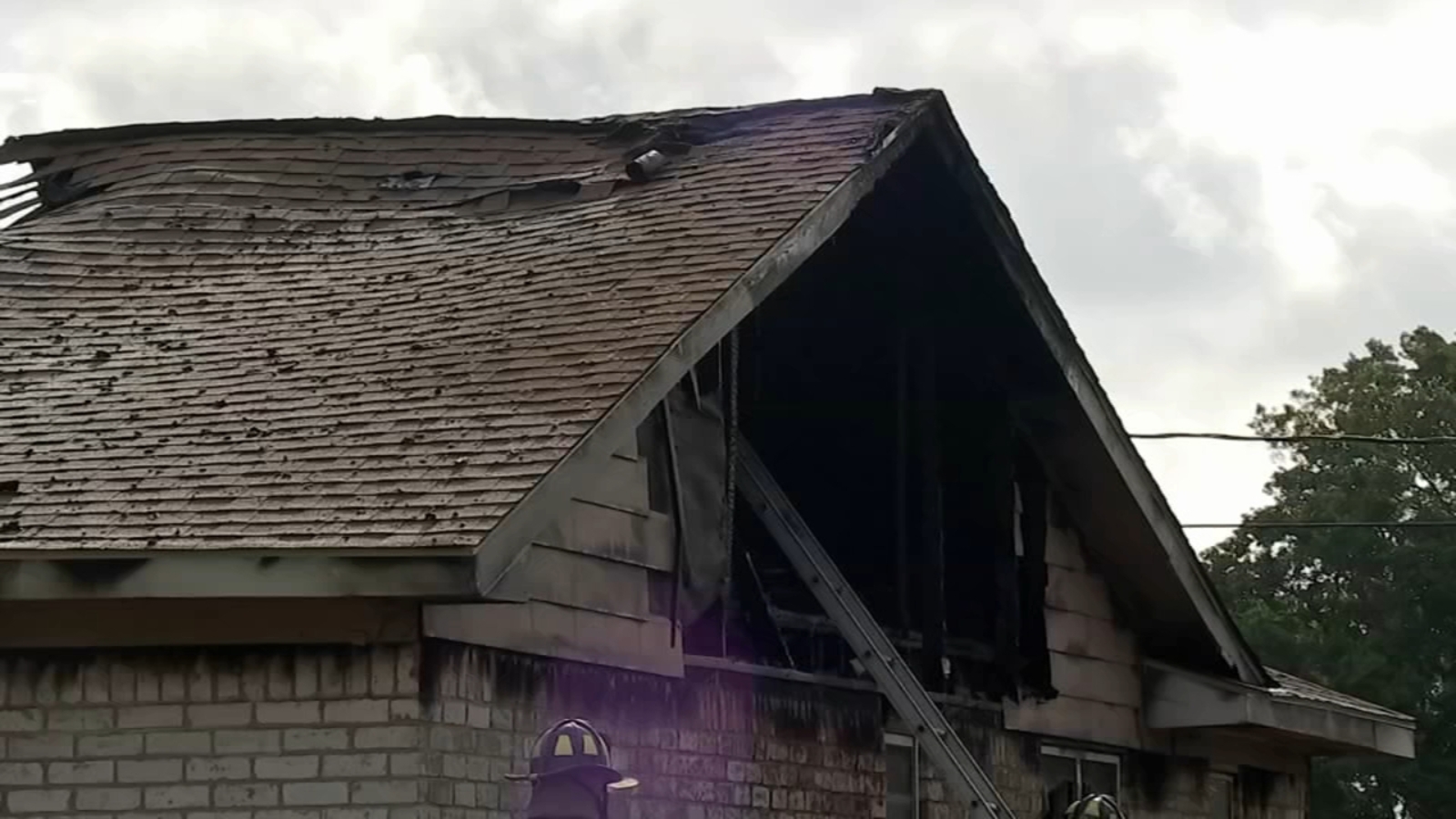 Man killed in house fire on Ridingwood Drive near Fort Bend Parkway ...