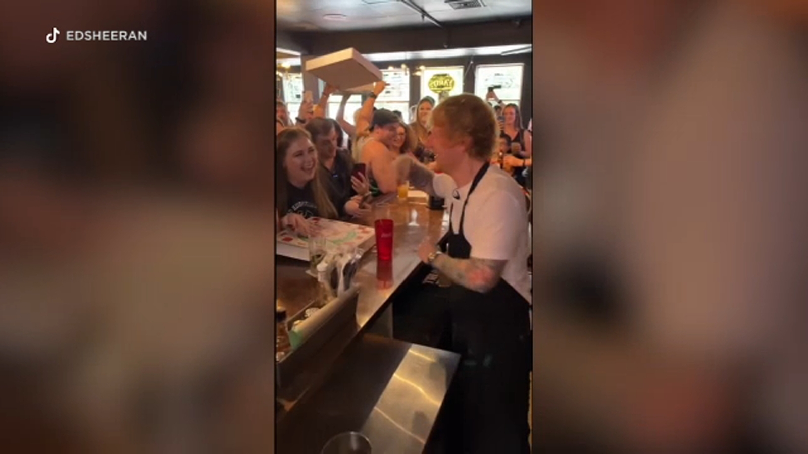Ed Sheeran serves fans pizza in Pittsburgh, surprises with tickets to ...