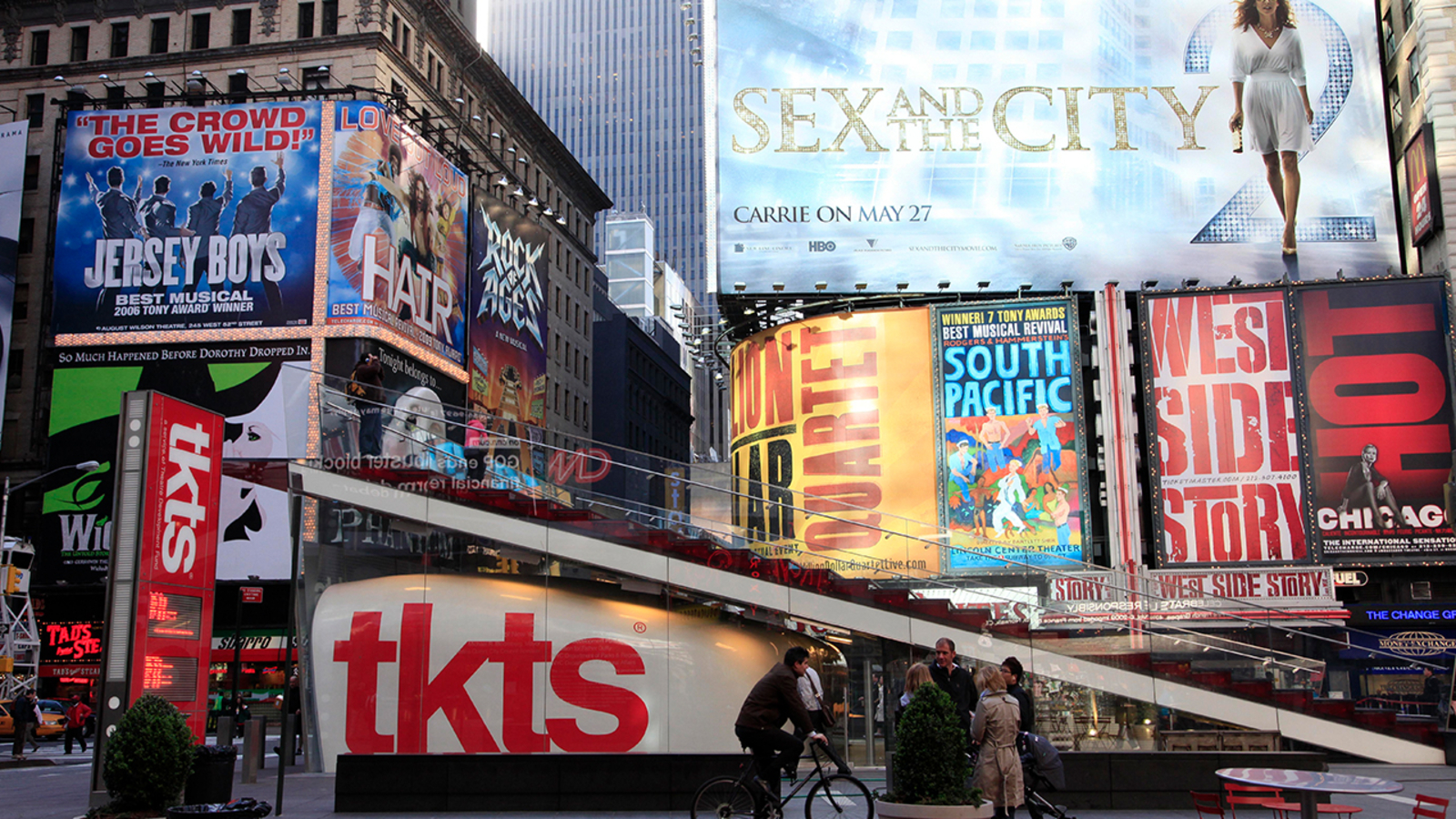 IATSE union reaches tentative deal to avert strike for some Broadway ...