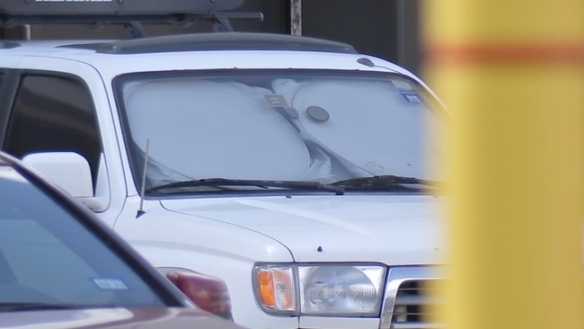 Houston jugging: 2 suspects fatally shot by business owner at Ruiz Cash ...