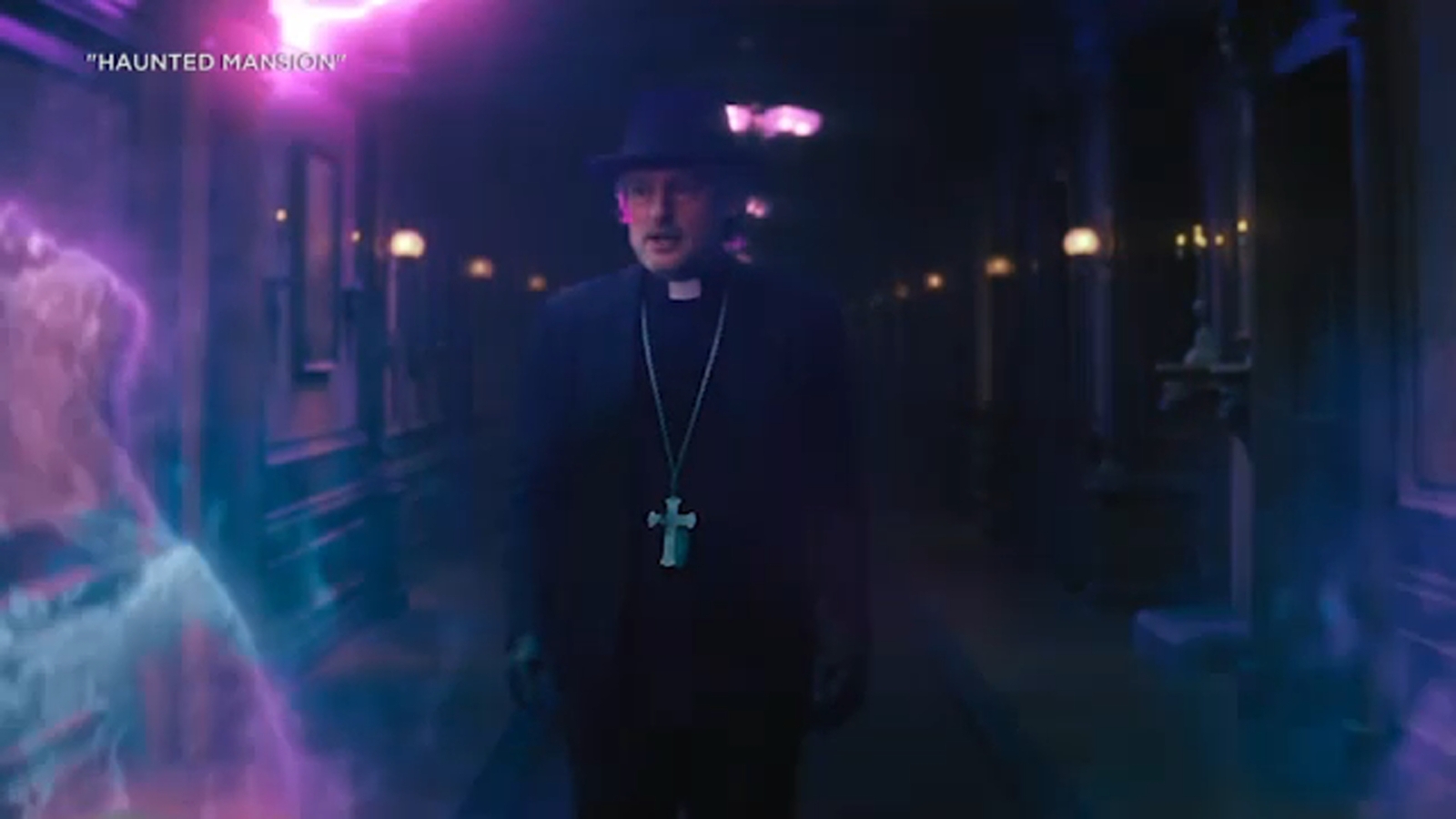 Owen Wilson part of ensemble cast bringing laughs, screams to ghostly ...