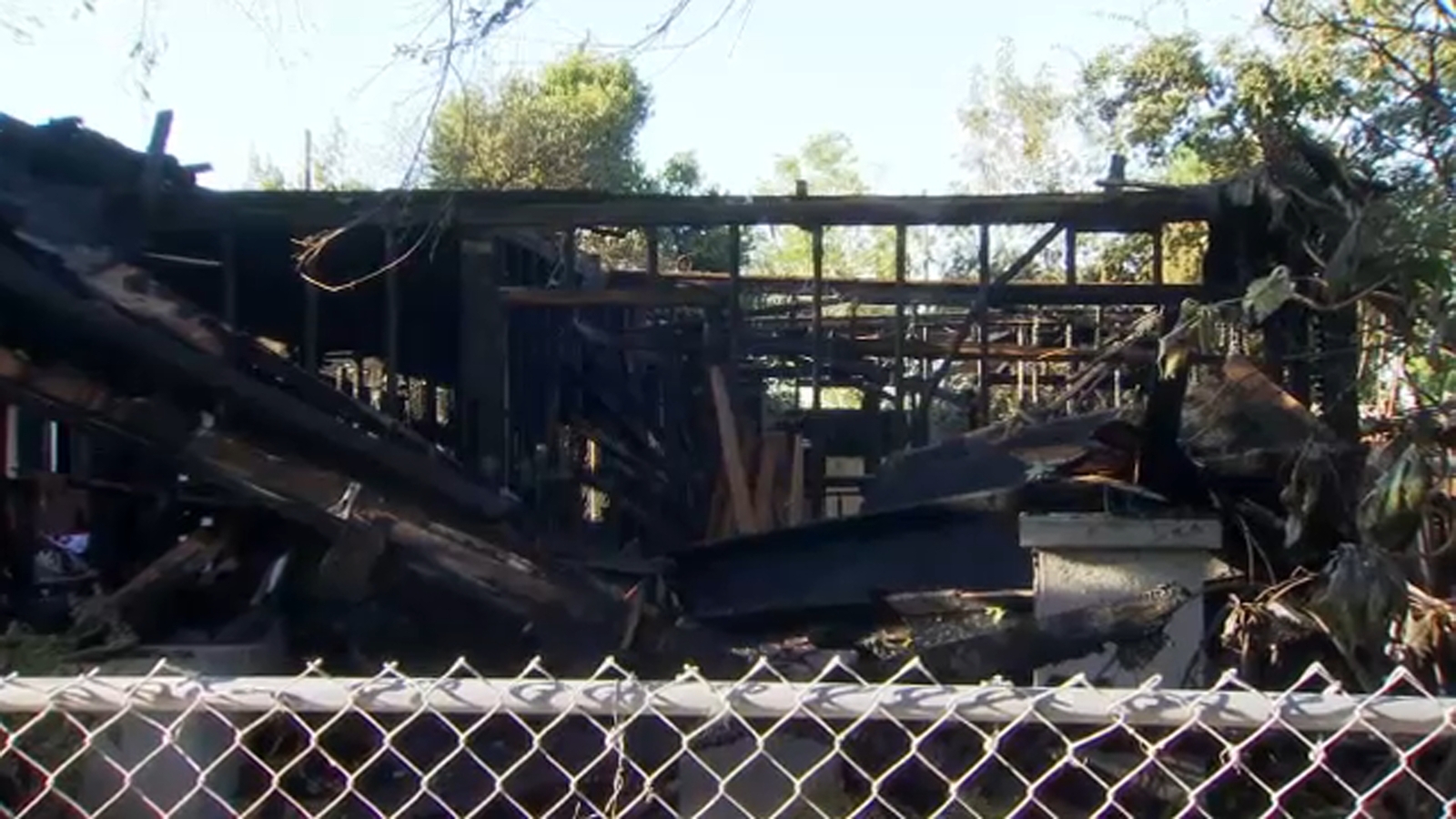 Fire in Central Fresno damages three homes - ABC30 Fresno