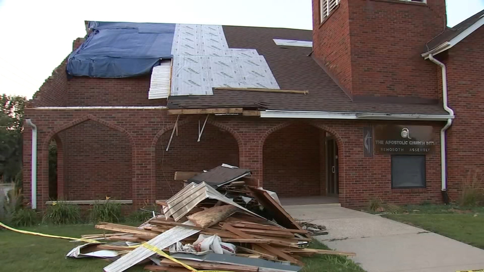Chaos unfolds at Apostolic Church International as Minooka tornado ...