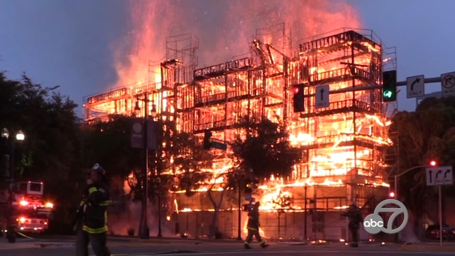 Large 4-alarm fire at building under construction in San Francisco's ...