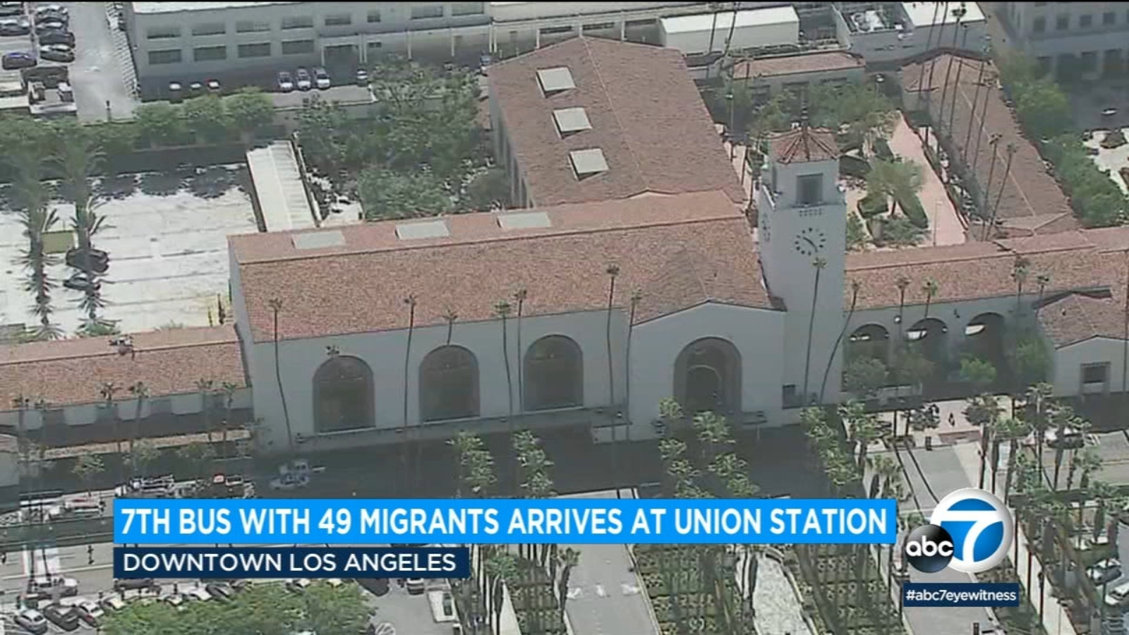 Seventh bus carrying migrants sent from Texas arrives in downtown Los ...
