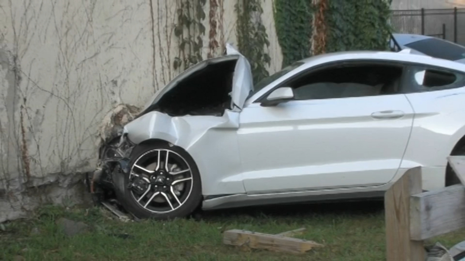 Car hits home and basement gas line in Strawberry Mansion - 6abc ...