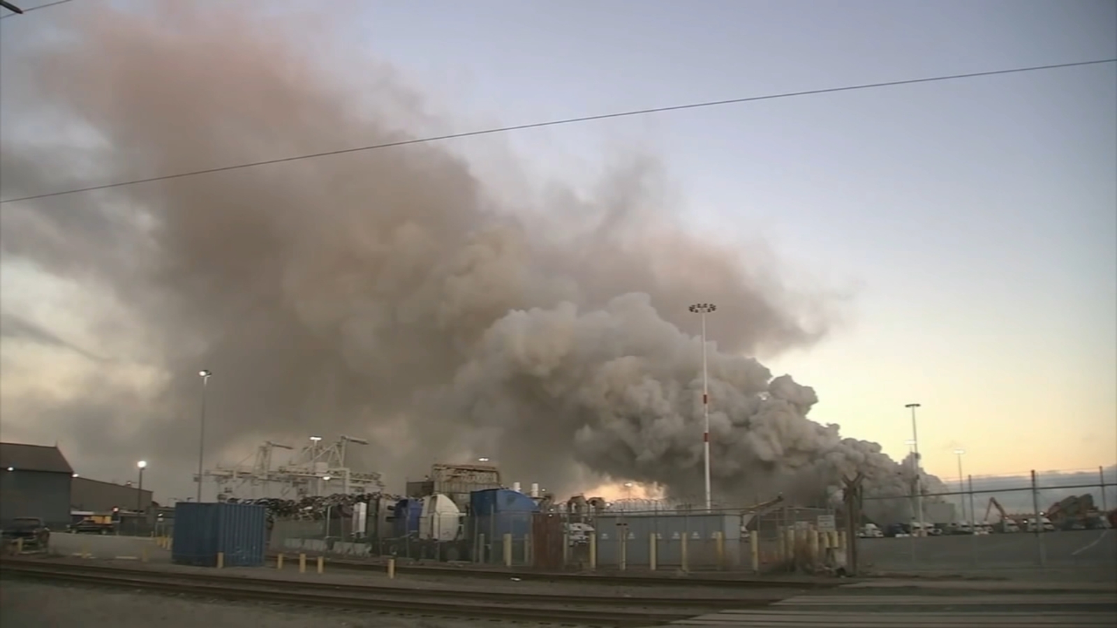 Schnitzer Steel issued 2 air quality violations for Oakland fire that ...