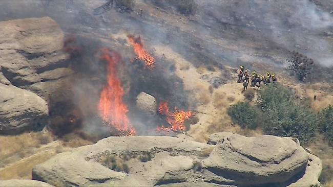 Baker Fire: Brush fire near famed Vasquez Rocks in Agua Dulce area ...