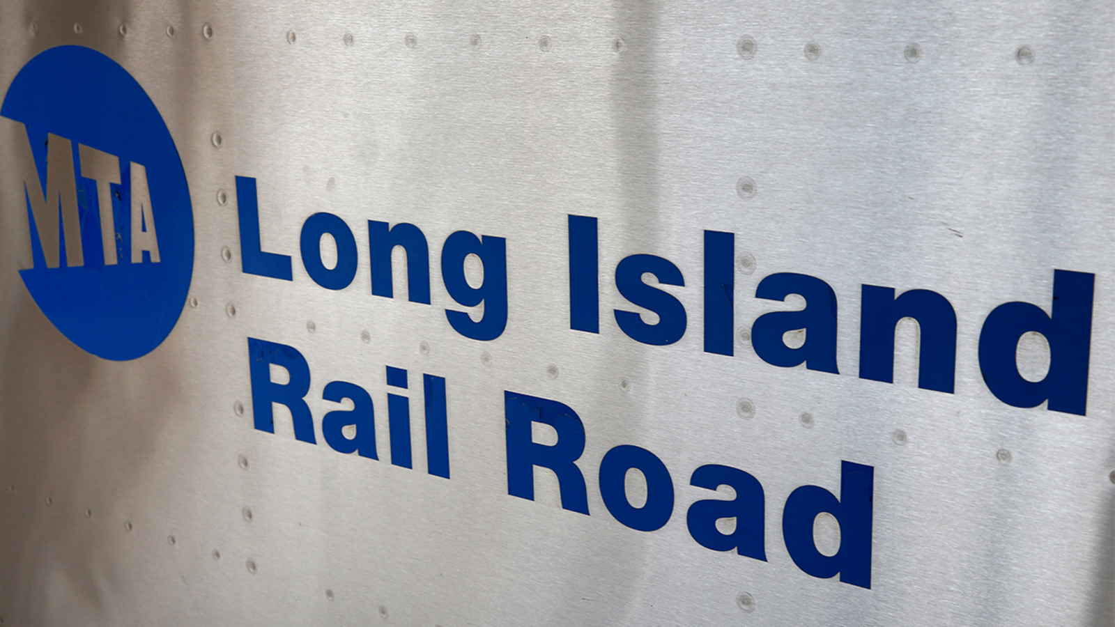 Amtrak switch problem near Woodside, Queens leads to some reduced LIRR ...